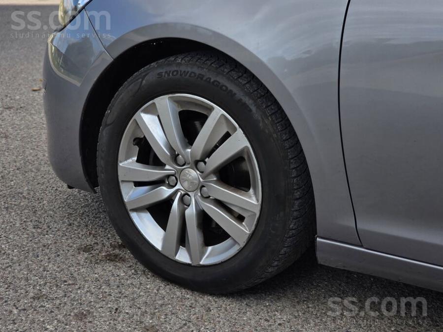 Grey Peugeot 308 2015 in Liepaja, with an engine capacity of 1.60 L and mileage of 225 thousand km for 4890 €, photo 17 on AUTOMOTO.COM.LV