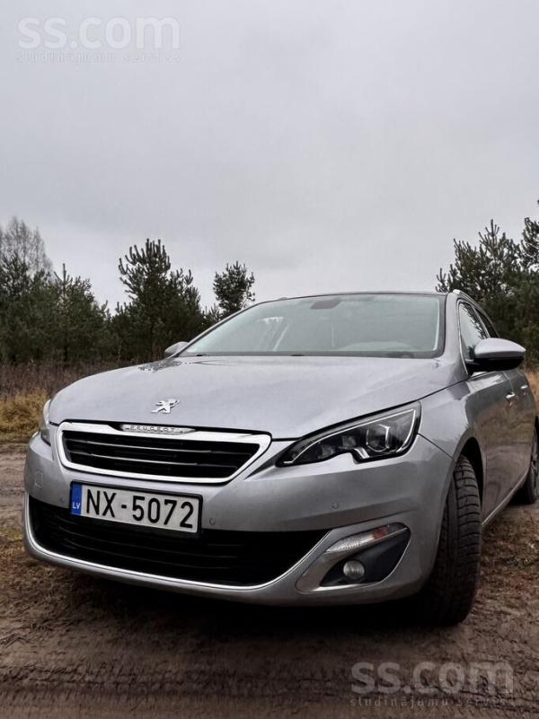 Grey Peugeot 308 2015 in Riga, with an engine capacity of 1.20 L and mileage of 164 thousand km for 5000 €, photo 1 on AUTOMOTO.COM.LV
