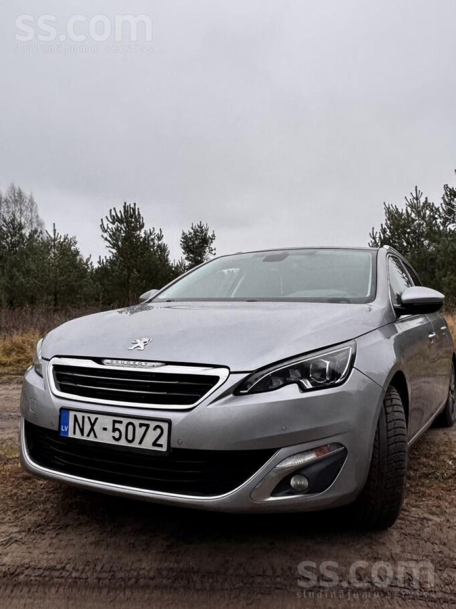 Grey Peugeot 308 2015 in Riga, with an engine capacity of 1.20 L and mileage of 164 thousand km for 5000 €, photo 1 on AUTOMOTO.COM.LV
