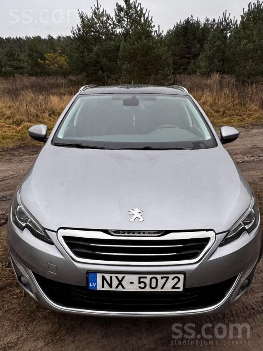 Grey Peugeot 308 2015 in Riga, with an engine capacity of 1.20 L and mileage of 164 thousand km for 5000 €, photo 3 on AUTOMOTO.COM.LV