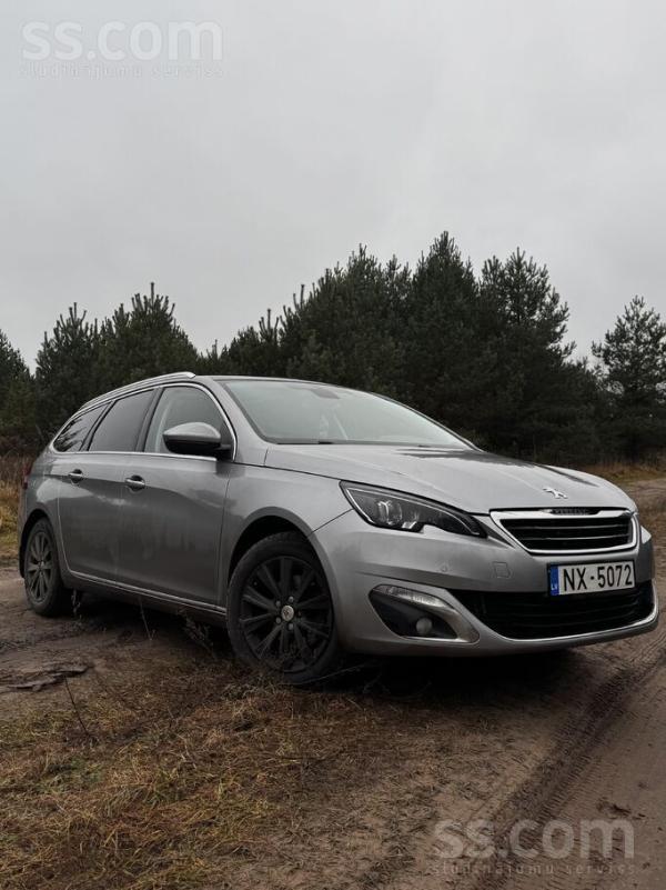Grey Peugeot 308 2015 in Riga, with an engine capacity of 1.20 L and mileage of 164 thousand km for 5000 €, photo 4 on AUTOMOTO.COM.LV