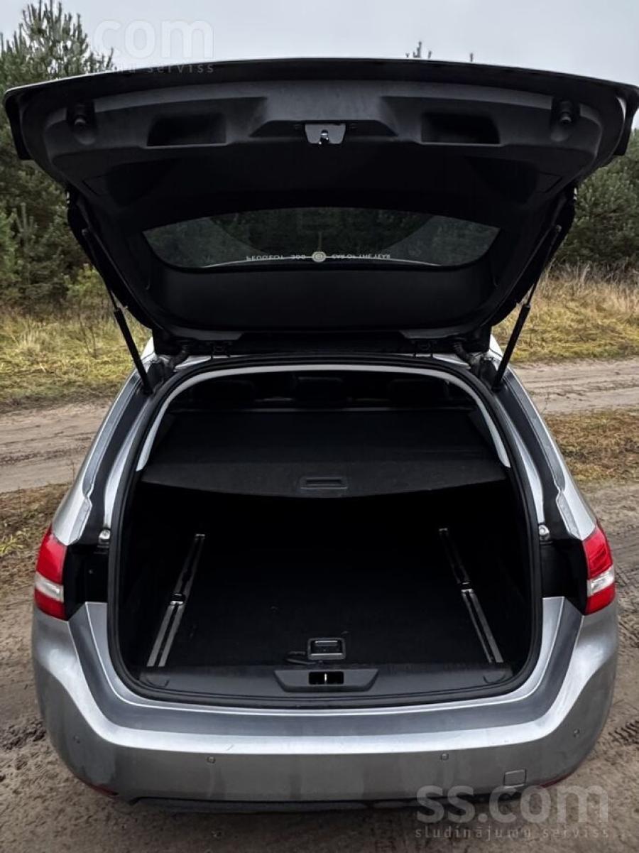 Grey Peugeot 308 2015 in Riga, with an engine capacity of 1.20 L and mileage of 164 thousand km for 5000 €, photo 19 on AUTOMOTO.COM.LV