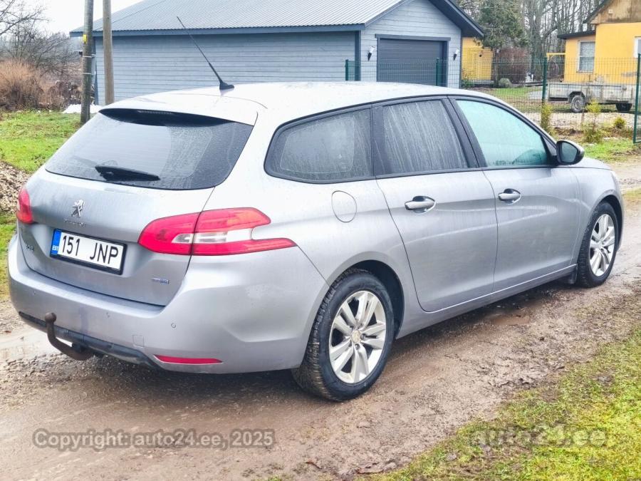 Pelēks Peugeot 308 2015 Tallina, ar dzinēja tilpumu 1.60 L un nobraukumu 257 tūkst. km par 4500 €, foto 2 vietnē AUTOMOTO.COM.LV