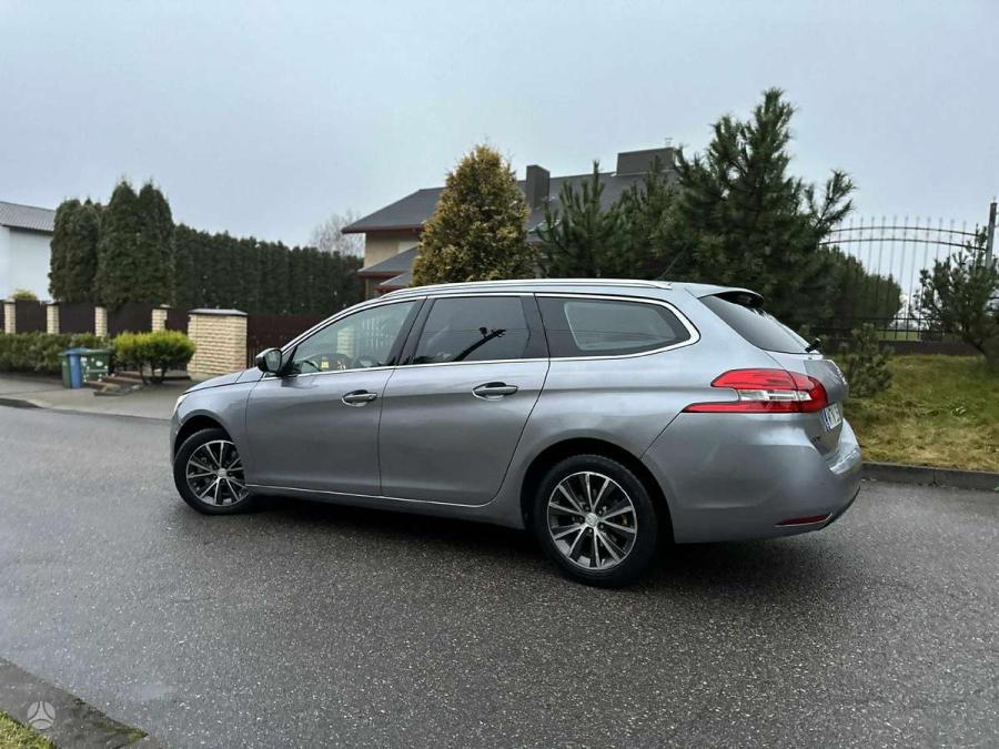 Pelēks Peugeot 308 2015 Viļņa, ar dzinēja tilpumu 2.00 L un nobraukumu 245 tūkst. km par 4850 €, foto 4 vietnē AUTOMOTO.COM.LV