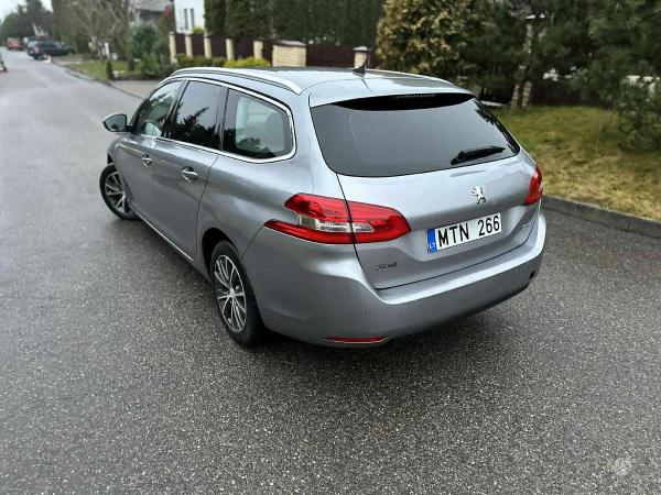 Pelēks Peugeot 308 2015 Viļņa, ar dzinēja tilpumu 2.00 L un nobraukumu 245 tūkst. km par 4850 €, foto 5 vietnē AUTOMOTO.COM.LV