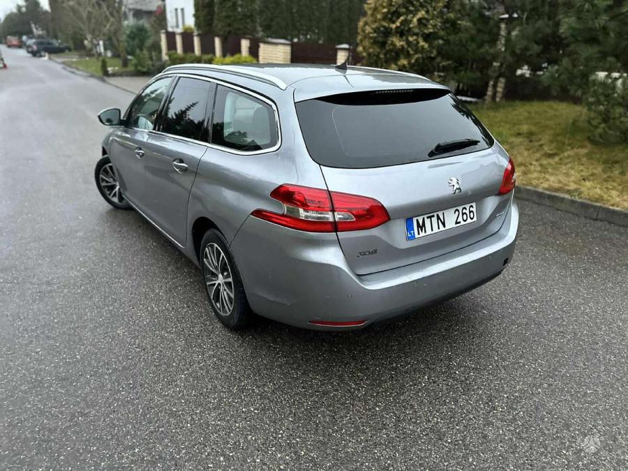 Pelēks Peugeot 308 2015 Viļņa, ar dzinēja tilpumu 2.00 L un nobraukumu 245 tūkst. km par 4850 €, foto 5 vietnē AUTOMOTO.COM.LV