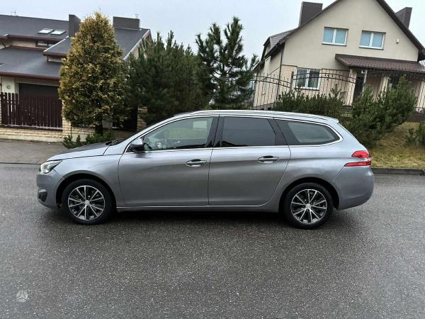 Pelēks Peugeot 308 2015 Viļņa, ar dzinēja tilpumu 2.00 L un nobraukumu 245 tūkst. km par 4850 €, foto 8 vietnē AUTOMOTO.COM.LV