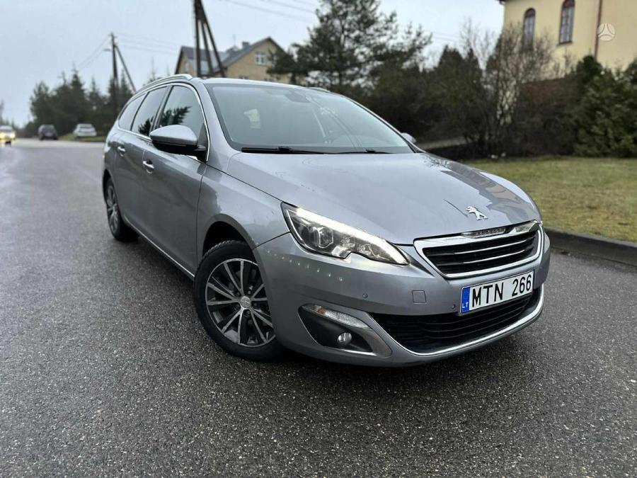 Pelēks Peugeot 308 2015 Viļņa, ar dzinēja tilpumu 2.00 L un nobraukumu 245 tūkst. km par 4850 €, foto 18 vietnē AUTOMOTO.COM.LV
