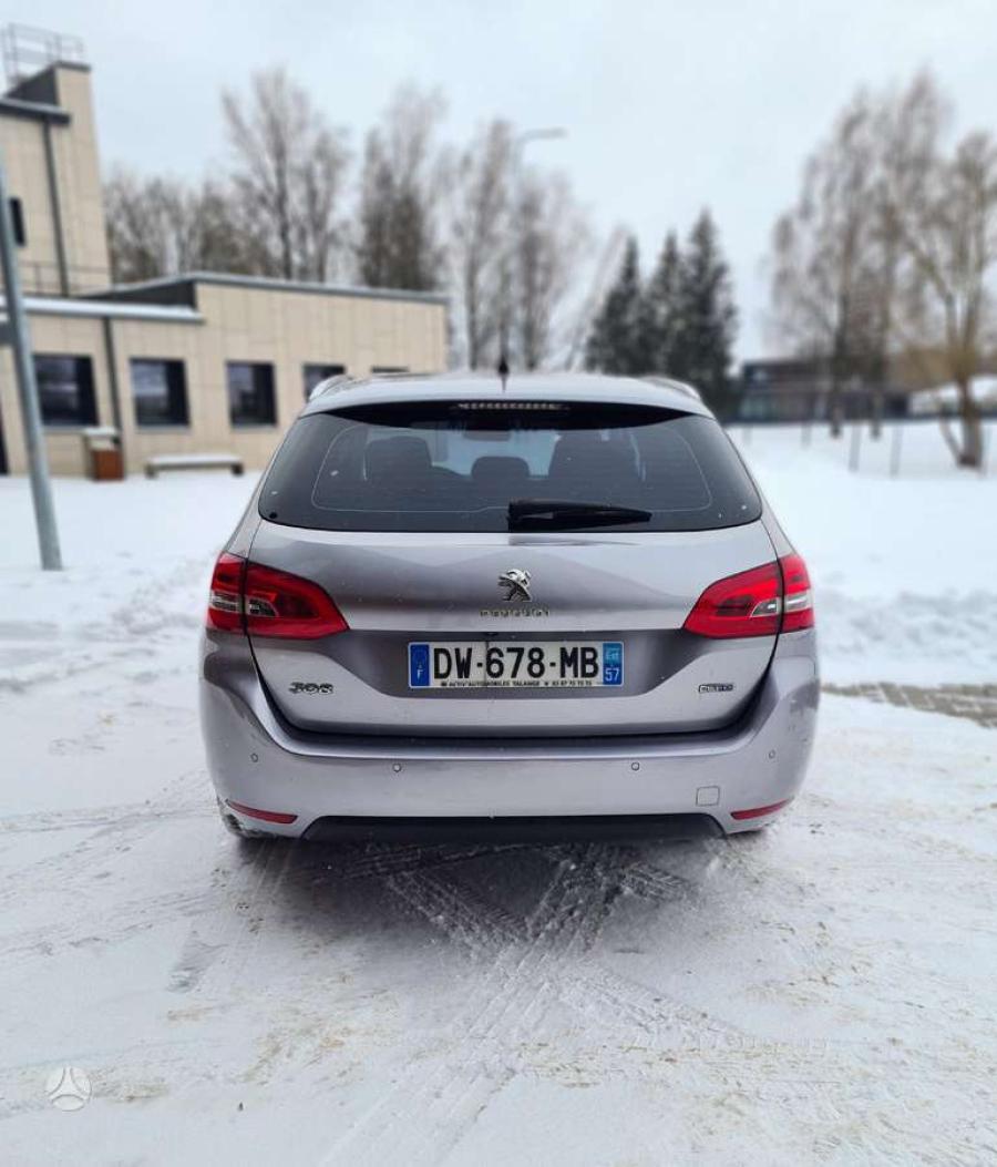 Grey Peugeot 308 2015 in Taurage, with an engine capacity of 2.00 L and mileage of 242 thousand km for 5800 €, photo 6 on AUTOMOTO.COM.LV