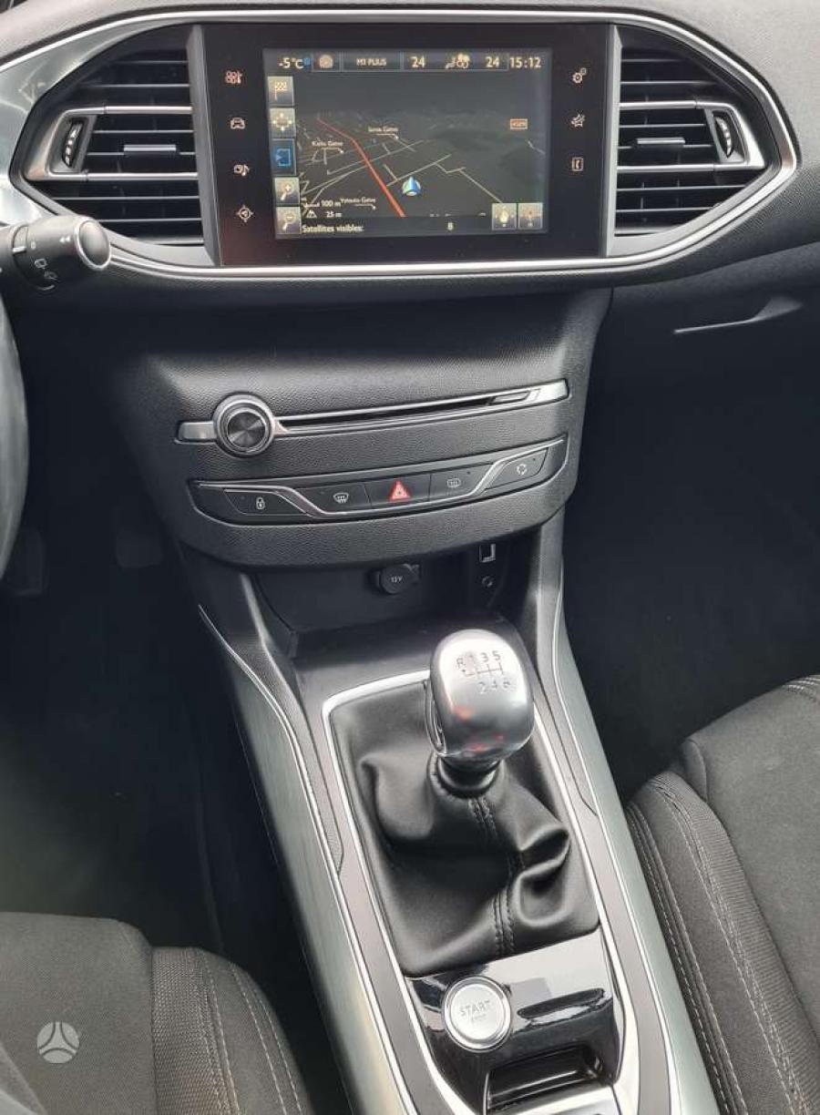 Grey Peugeot 308 2015 in Taurage, with an engine capacity of 2.00 L and mileage of 242 thousand km for 5800 €, photo 14 on AUTOMOTO.COM.LV