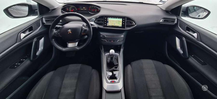Grey Peugeot 308 2015 in Taurage, with an engine capacity of 2.00 L and mileage of 242 thousand km for 5800 €, photo 17 on AUTOMOTO.COM.LV