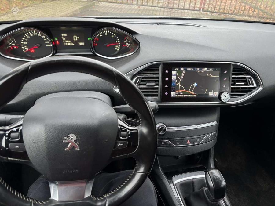 Grey Peugeot 308 2015 in Taurage, with an engine capacity of 1.56 L and mileage of 230 thousand km for 3650 €, photo 8 on AUTOMOTO.COM.LV