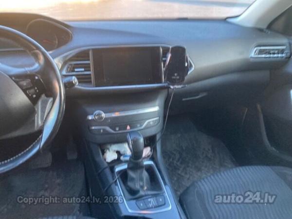 Pelēks Peugeot 308 2015 Tallina, ar dzinēja tilpumu 1.60 L un nobraukumu 243 tūkst. km par 6000 €, foto 1 vietnē AUTOMOTO.COM.LV