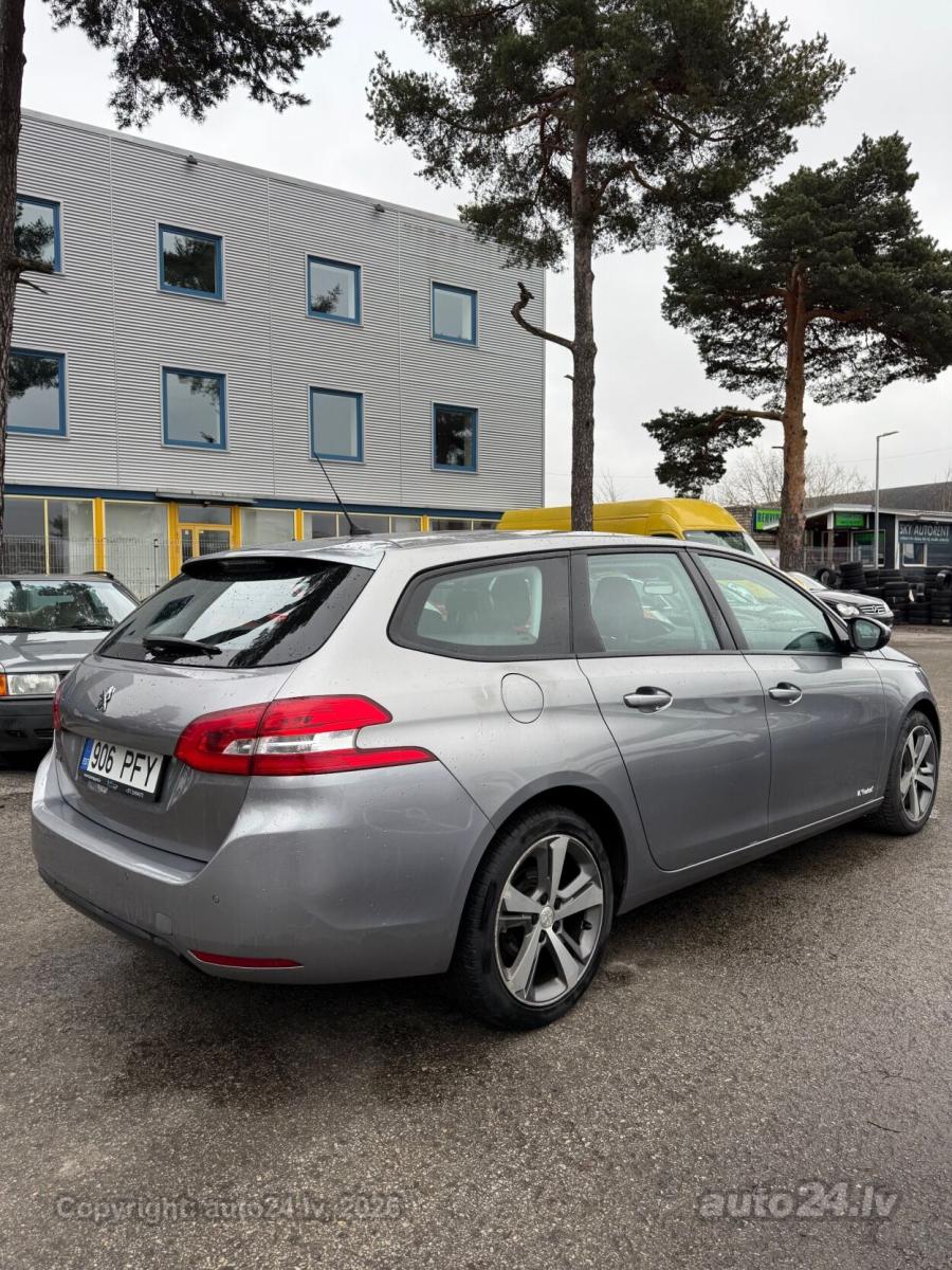 Grey Peugeot 308 2015 in Tallinn, with an engine capacity of 1.60 L and mileage of 215 thousand km for 6200 €, photo 5 on AUTOMOTO.COM.LV