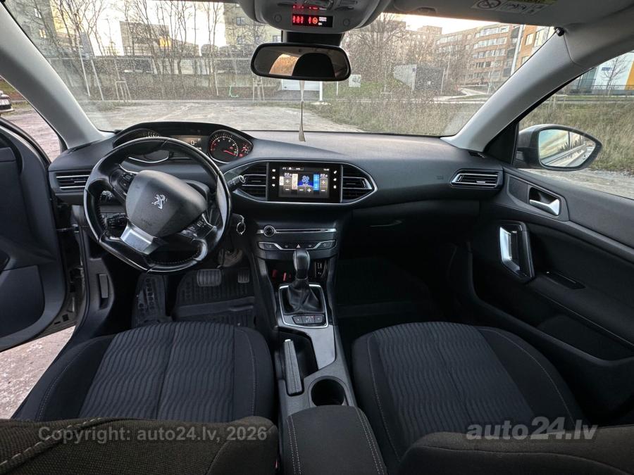 Pelēks Peugeot 308 2015 Tallina, ar dzinēja tilpumu 1.20 L un nobraukumu 217 tūkst. km par 5500 €, foto 6 vietnē AUTOMOTO.COM.LV