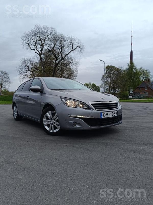 Grey Peugeot 308 2015 in Riga, with an engine capacity of 1.60 L and mileage of 228 thousand km for 3750 €, photo 1 on AUTOMOTO.COM.LV