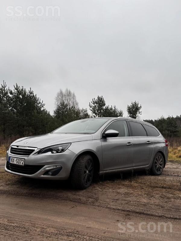 Grey Peugeot 308 2015 in Riga, with an engine capacity of 1.20 L and mileage of 164 thousand km for 5000 €, photo 5 on AUTOMOTO.COM.LV