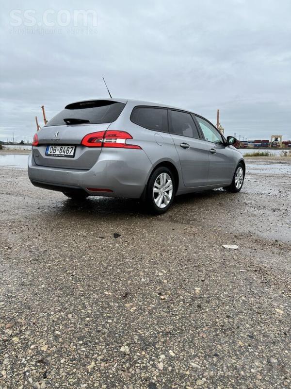 Pelēks Peugeot 308 2015 Rīga, ar dzinēja tilpumu 1.20 L un nobraukumu 132 tūkst. km par 6450 €, foto 1 vietnē AUTOMOTO.COM.LV