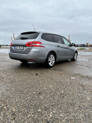 Pelēks Peugeot 308 2015 Rīga, ar dzinēja tilpumu 1.20 L un nobraukumu 132 tūkst. km par 6450 €, foto  vietnē AUTOMOTO.COM.LV
