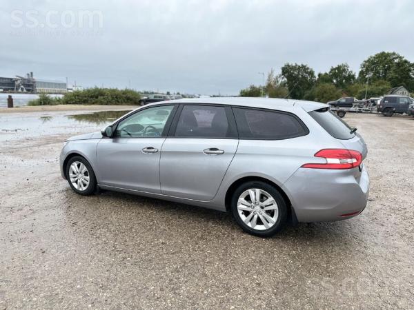 Grey Peugeot 308 2015 in Riga, with an engine capacity of 1.20 L and mileage of 132 thousand km for 6450 €, photo 10 on AUTOMOTO.COM.LV