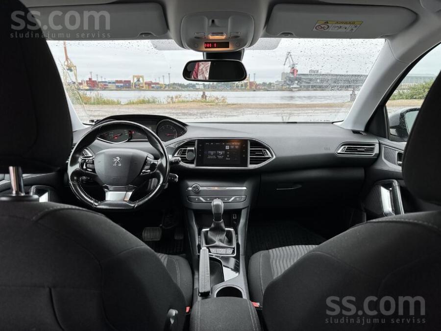 Серый Пежо 308 2015 в Рига, объемом двигателя 1.20 л и пробегом 132 тыс. км за 6450 €, фото 16 на AUTOMOTO.COM.LV