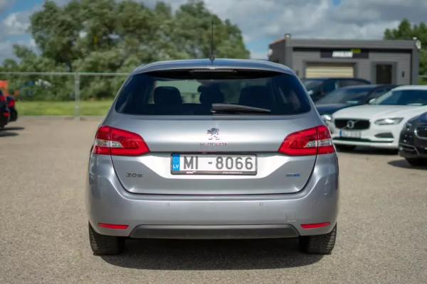 Grey Peugeot 308 2015 in Liepaja, with an engine capacity of 1.60 L and mileage of 162 thousand km for 8850 €, photo 3 on AUTOMOTO.COM.LV