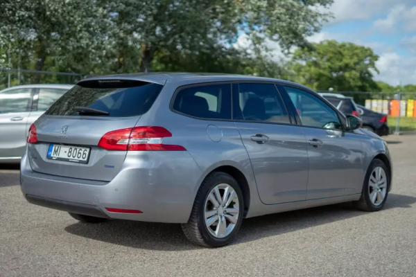 Grey Peugeot 308 2015 in Liepaja, with an engine capacity of 1.60 L and mileage of 162 thousand km for 8850 €, photo 4 on AUTOMOTO.COM.LV