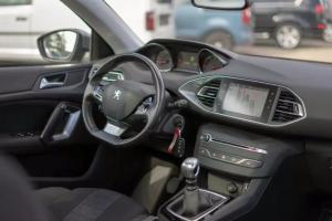 Pelēks Peugeot 308 2015 Liepāja, ar dzinēja tilpumu 1.60 L un nobraukumu 162 tūkst. km par 8850 €, foto 19 vietnē AUTOMOTO.COM.LV