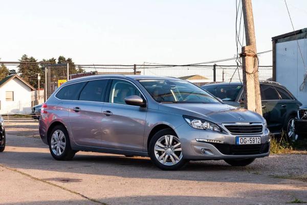 Grey Peugeot 308 2015 in Riga, with an engine capacity of 1.20 L and mileage of 11 thousand km for 6295 €, photo 1 on AUTOMOTO.COM.LV