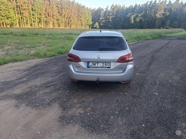 Grey Peugeot 308 2015 in Taurage, with an engine capacity of 1.56 L and mileage of 155 thousand km for 2980 €, photo 4 on AUTOMOTO.COM.LV