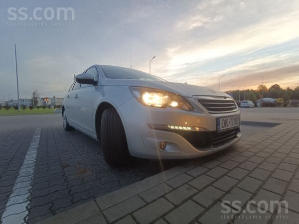 Pelēks Peugeot 308 2015 Liepāja, ar dzinēja tilpumu 1.20 L un nobraukumu 148 tūkst. km par 4000 €, foto 1 vietnē AUTOMOTO.COM.LV