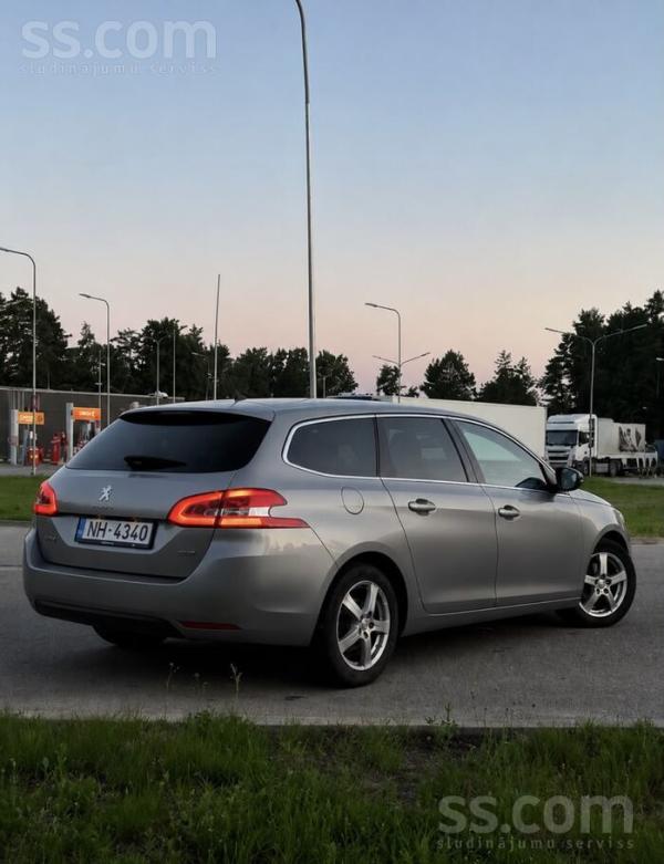 Pelēks Peugeot 308 2015 Rīga, ar dzinēja tilpumu 1.60 L un nobraukumu 310 tūkst. km par 3900 €, foto 3 vietnē AUTOMOTO.COM.LV