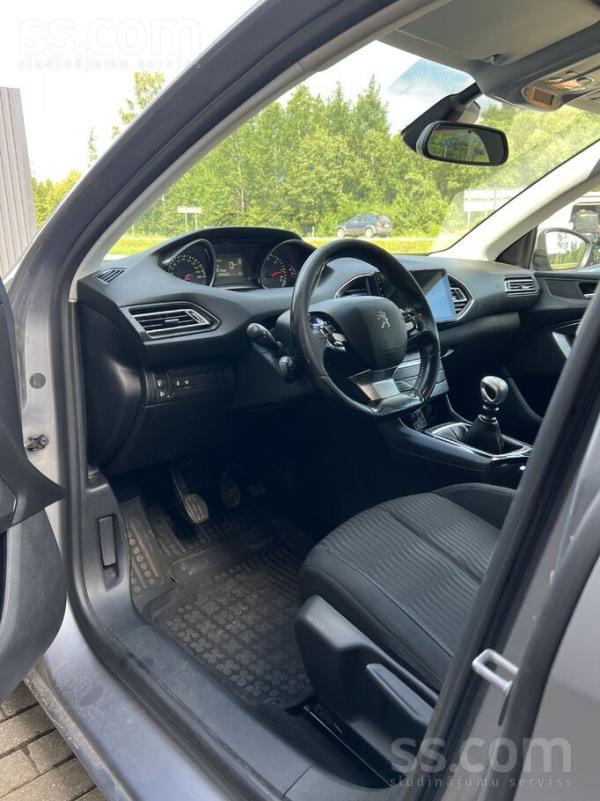Pelēks Peugeot 308 2015 Rīga, ar dzinēja tilpumu 1.60 L un nobraukumu 310 tūkst. km par 3900 €, foto 5 vietnē AUTOMOTO.COM.LV