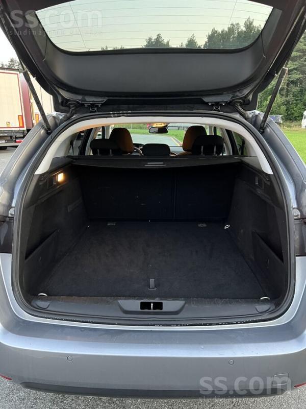 Pelēks Peugeot 308 2015 Rīga, ar dzinēja tilpumu 1.60 L un nobraukumu 310 tūkst. km par 3900 €, foto 9 vietnē AUTOMOTO.COM.LV