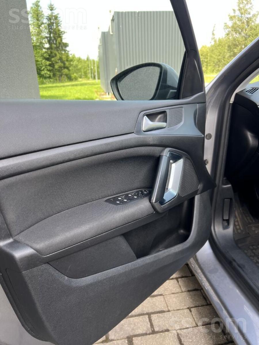 Pelēks Peugeot 308 2015 Rīga, ar dzinēja tilpumu 1.60 L un nobraukumu 310 tūkst. km par 3900 €, foto 14 vietnē AUTOMOTO.COM.LV