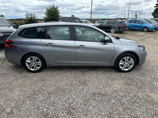 Grey Peugeot 308 2015 in Jurbarkas, with an engine capacity of 1.20 L and mileage of 170 thousand km for 3998 €, photo 3 on AUTOMOTO.COM.LV