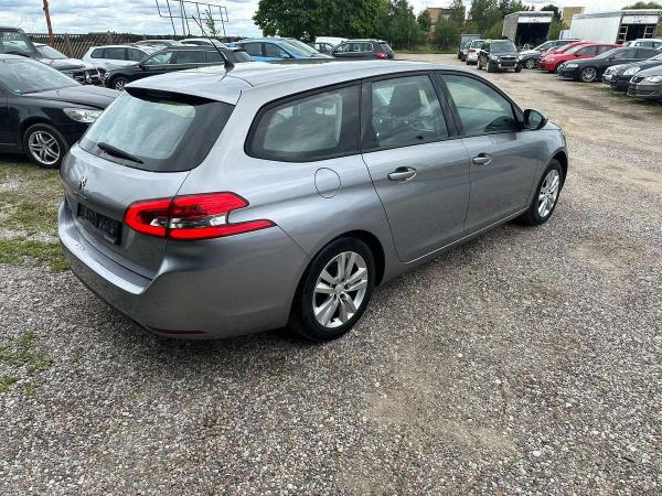 Grey Peugeot 308 2015 in Jurbarkas, with an engine capacity of 1.20 L and mileage of 170 thousand km for 3998 €, photo 6 on AUTOMOTO.COM.LV