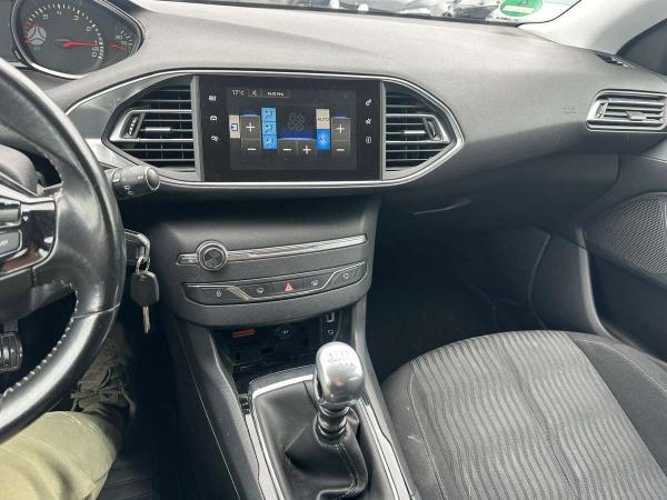Grey Peugeot 308 2015 in Jurbarkas, with an engine capacity of 1.20 L and mileage of 170 thousand km for 3998 €, photo 9 on AUTOMOTO.COM.LV