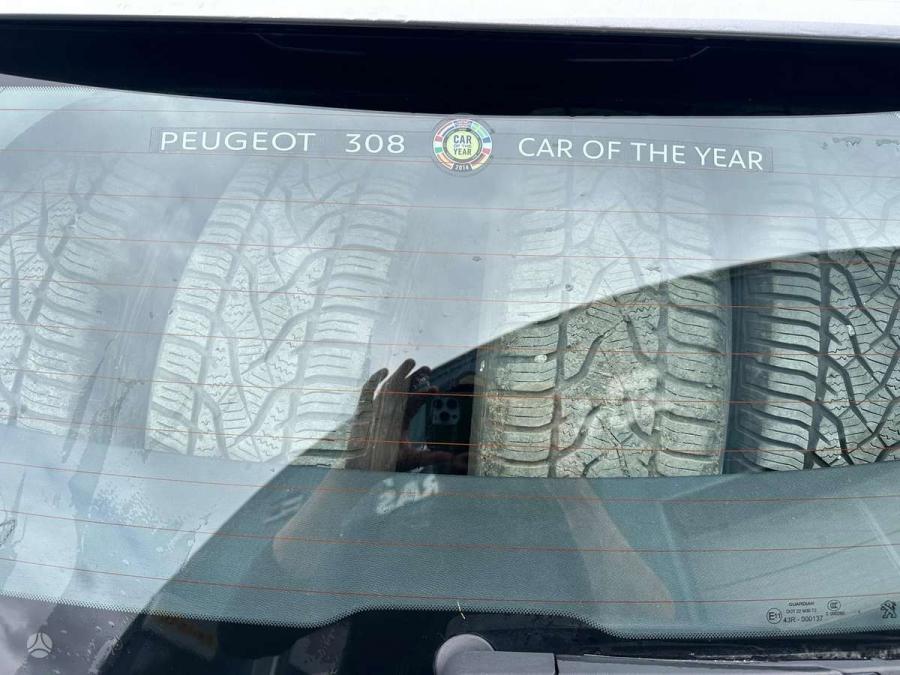 Grey Peugeot 308 2015 in Jurbarkas, with an engine capacity of 1.20 L and mileage of 170 thousand km for 3998 €, photo 14 on AUTOMOTO.COM.LV