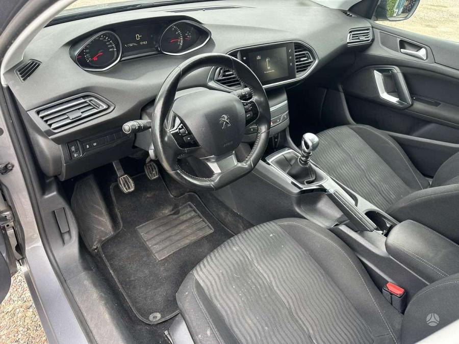 Grey Peugeot 308 2015 in Jurbarkas, with an engine capacity of 1.20 L and mileage of 170 thousand km for 3998 €, photo 16 on AUTOMOTO.COM.LV