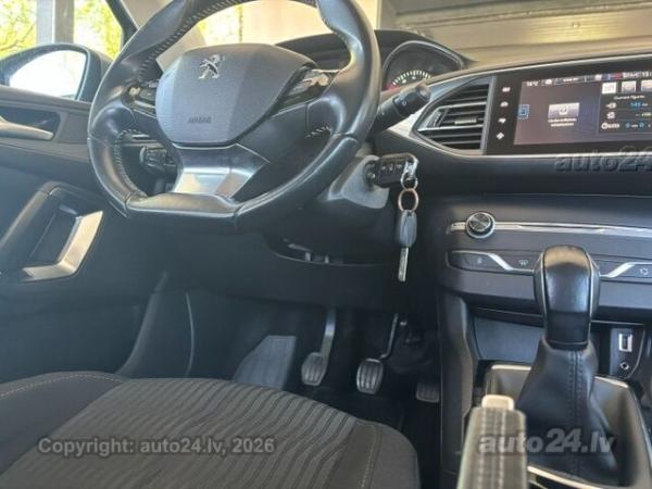 Pelēks Peugeot 308 2015 Tallina, ar dzinēja tilpumu 1.20 L un nobraukumu 207 tūkst. km par 4190 €, foto 8 vietnē AUTOMOTO.COM.LV