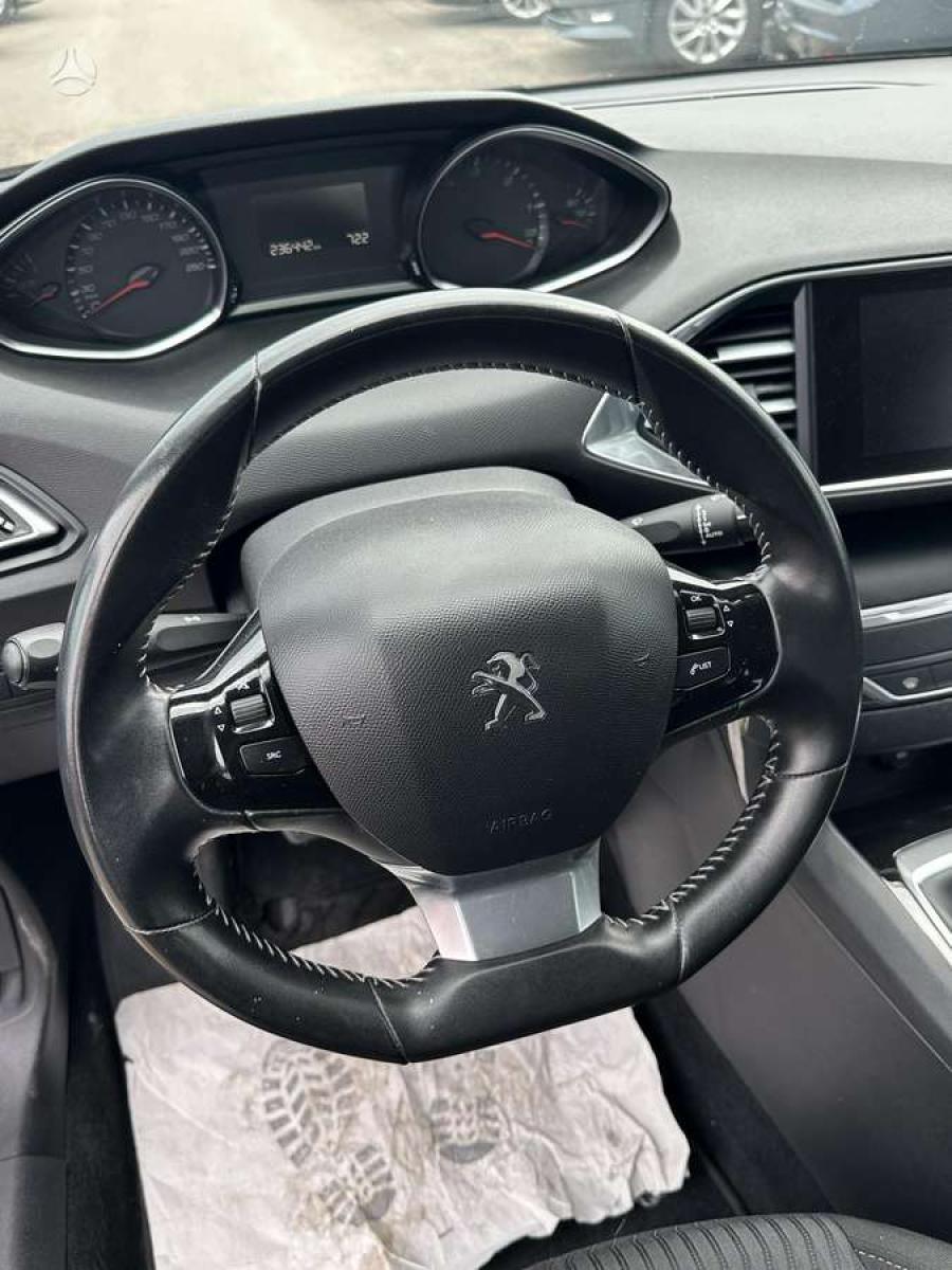 Pelēks Peugeot 308 2015 Kauņa, ar dzinēja tilpumu 1.60 L un nobraukumu 236 tūkst. km par 4350 €, foto 13 vietnē AUTOMOTO.COM.LV