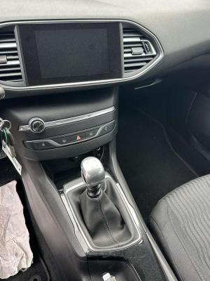 Pelēks Peugeot 308 2015 Kauņa, ar dzinēja tilpumu 1.60 L un nobraukumu 236 tūkst. km par 4350 €, foto 14 vietnē AUTOMOTO.COM.LV