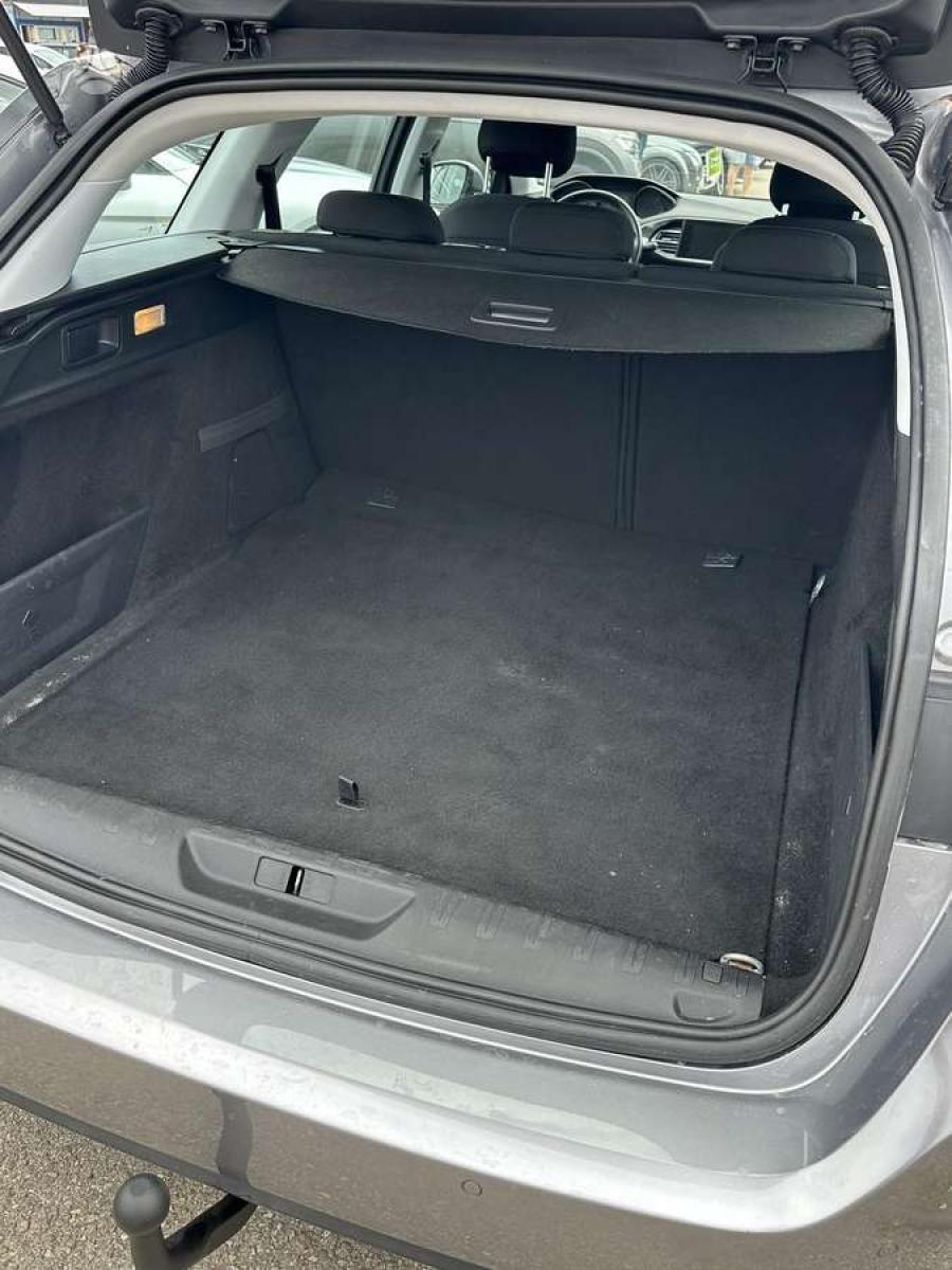Pelēks Peugeot 308 2015 Kauņa, ar dzinēja tilpumu 1.60 L un nobraukumu 236 tūkst. km par 4350 €, foto 17 vietnē AUTOMOTO.COM.LV