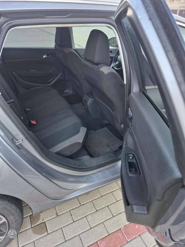 Pelēks Peugeot 308 2015 Kauņa, ar dzinēja tilpumu 1.56 L un nobraukumu 300 tūkst. km par 4000 €, foto 3 vietnē AUTOMOTO.COM.LV