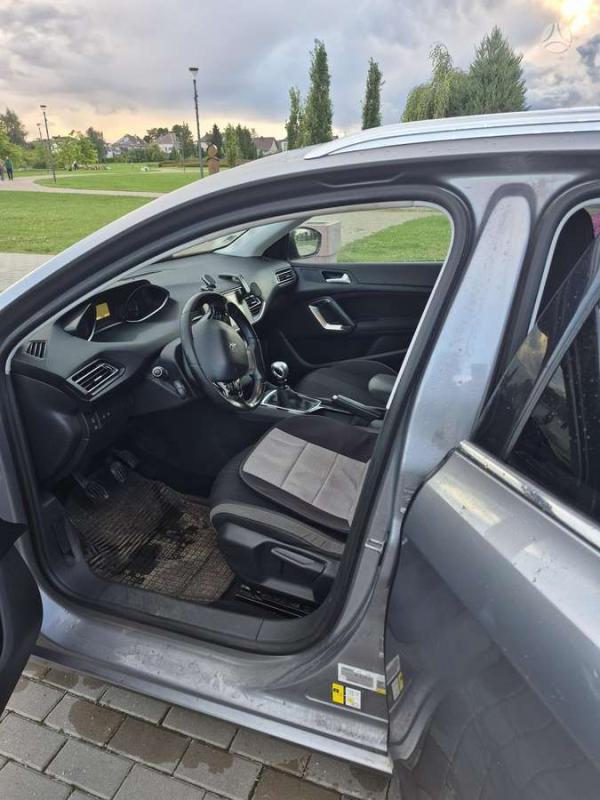 Pelēks Peugeot 308 2015 Kauņa, ar dzinēja tilpumu 1.56 L un nobraukumu 300 tūkst. km par 4000 €, foto 5 vietnē AUTOMOTO.COM.LV