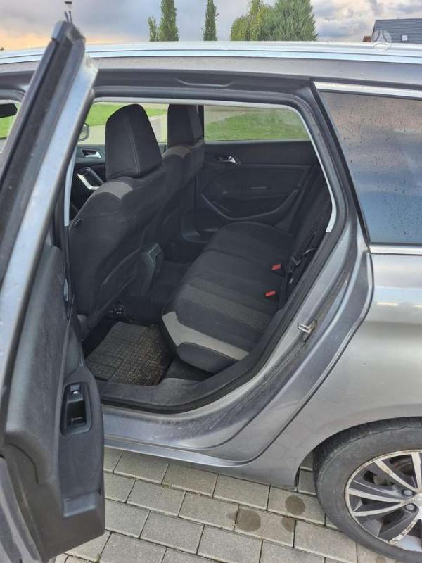 Pelēks Peugeot 308 2015 Kauņa, ar dzinēja tilpumu 1.56 L un nobraukumu 300 tūkst. km par 4000 €, foto 6 vietnē AUTOMOTO.COM.LV