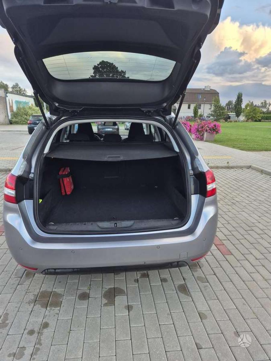 Grey Peugeot 308 2015 in Kaunas, with an engine capacity of 1.56 L and mileage of 300 thousand km for 4000 €, photo 7 on AUTOMOTO.COM.LV