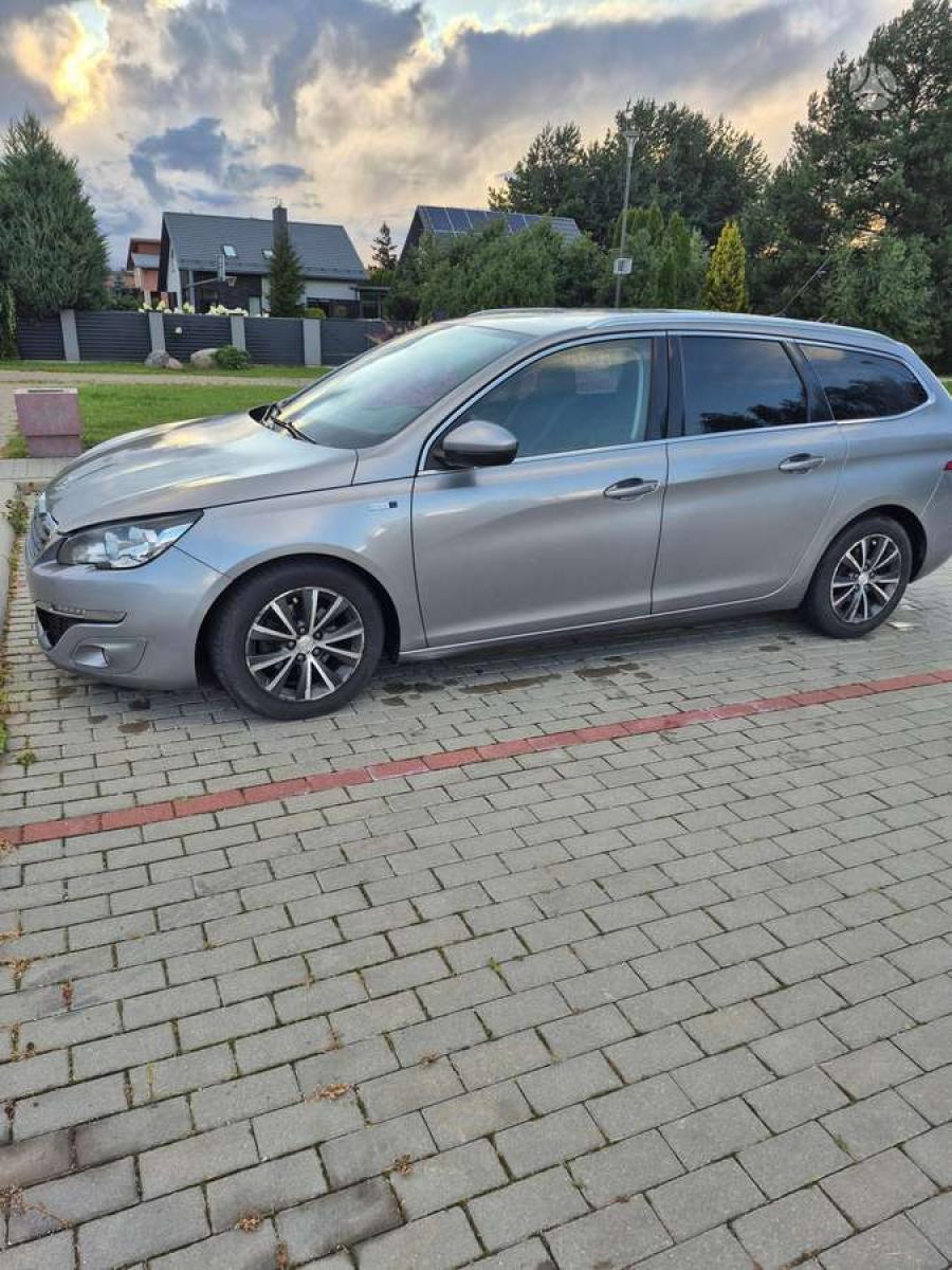 Grey Peugeot 308 2015 in Kaunas, with an engine capacity of 1.56 L and mileage of 300 thousand km for 4000 €, photo 9 on AUTOMOTO.COM.LV