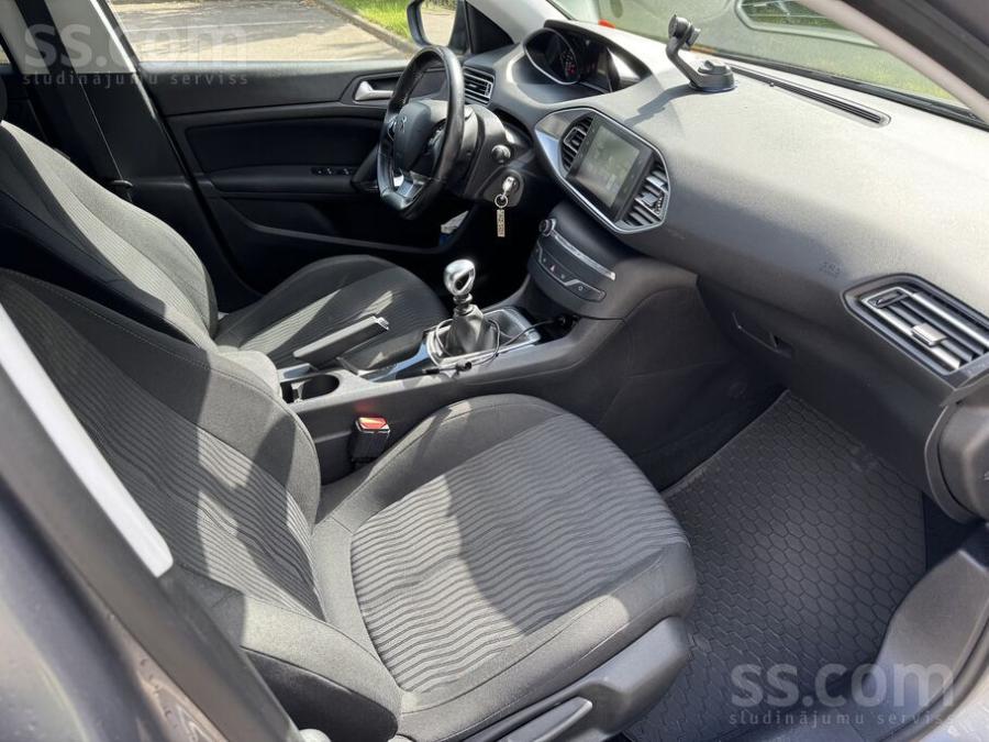 Grey Peugeot 308 2015 in Riga, with an engine capacity of 1.60 L and mileage of 238 thousand km for 5000 €, photo 7 on AUTOMOTO.COM.LV